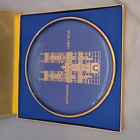 Orrefors Kostaboda | Accents | Westminster Abbey 24k Gold Etched ...